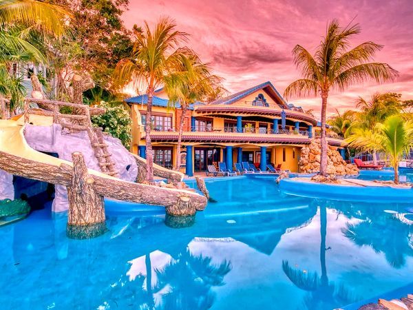 Caribe Tesoro Minion Arcade Wing | Resort on West bay Roatan